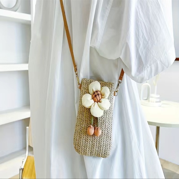 Bags | Straw Flower Phone Holder Crossbody | Poshmark